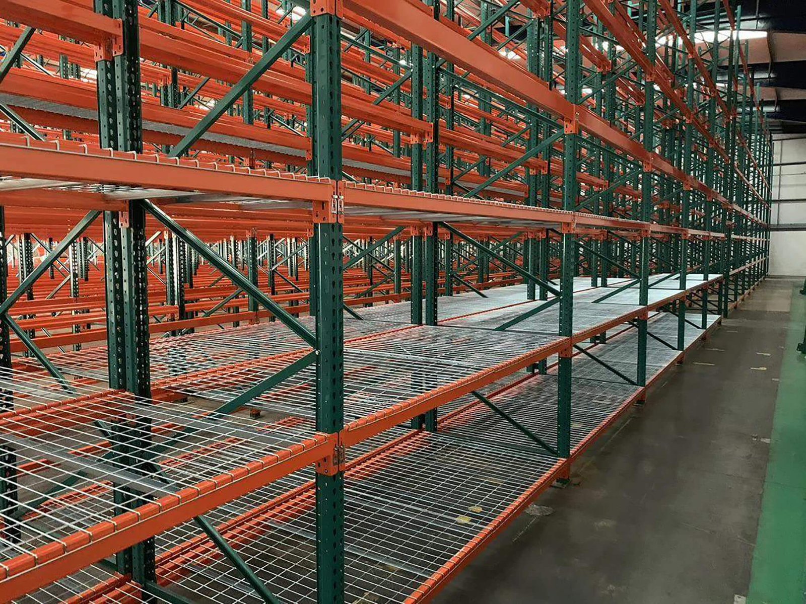 China Customizable Teardrop Pallet Racking Manufacturer